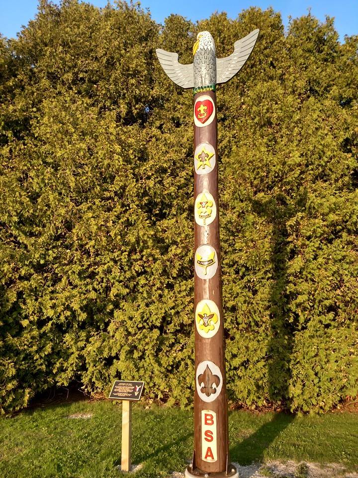 scout-barracks-with-totem-pole – Detroit Troop 194 Alumni
